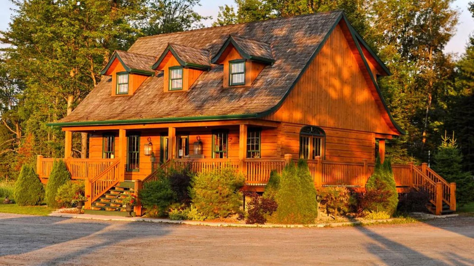 Types of Cabins - Sahtlamlodge
